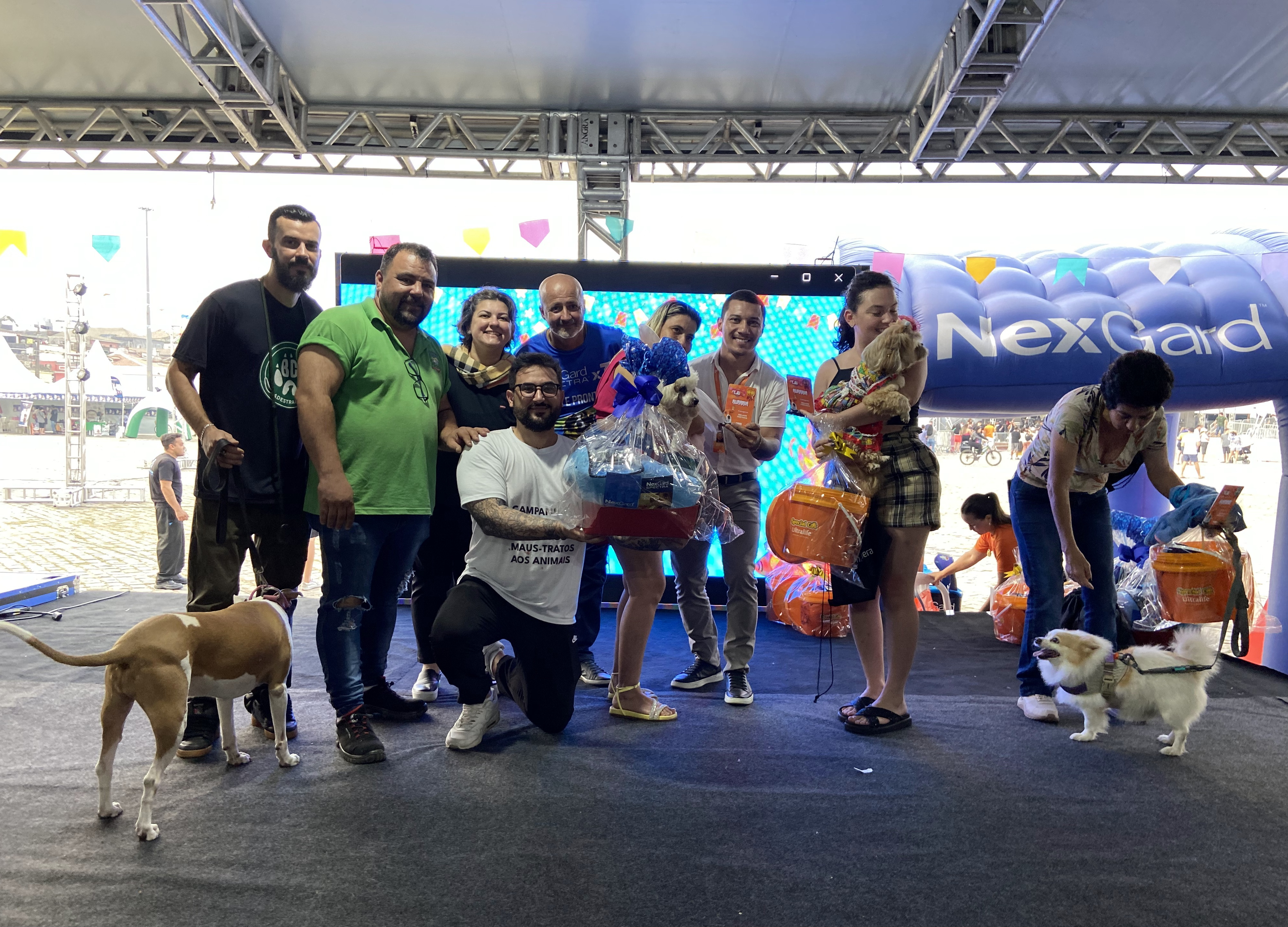 Prefeitura de Paranaguá - Aurraiá 1.ª Blitz Animal agita Fejupa