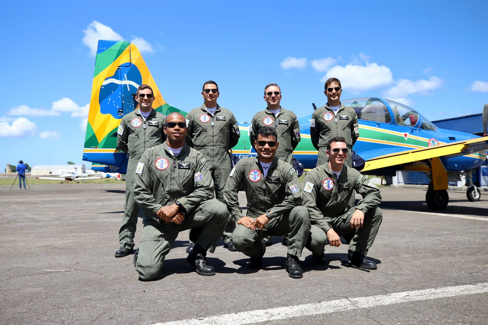 Prefeitura de Paranaguá - Esquadrilha da Fumaça sobrevoa Paranaguá após ...